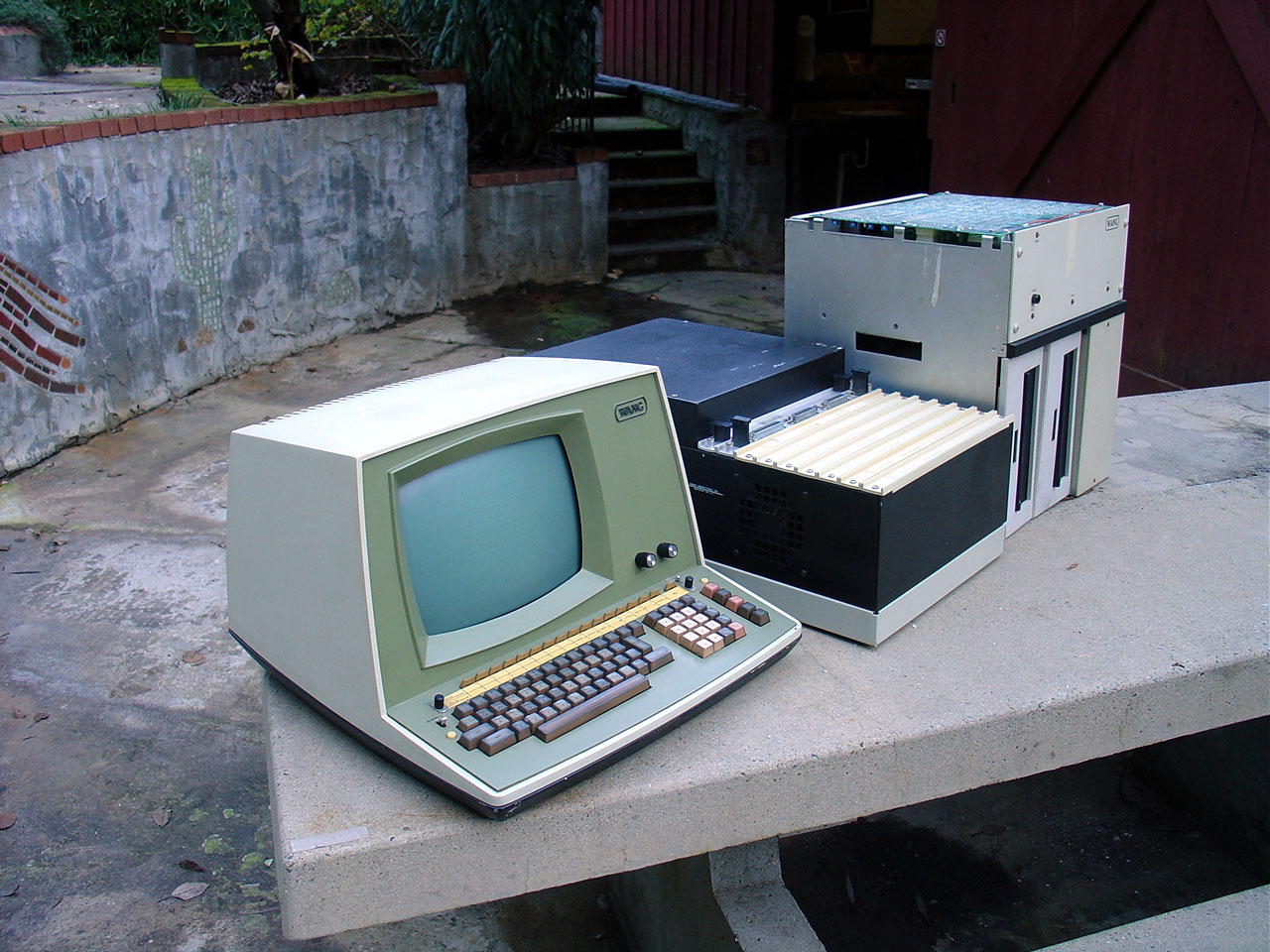 DigiBarn Systems: Wang 2200A (VP) and WSC/30 Word Processing System